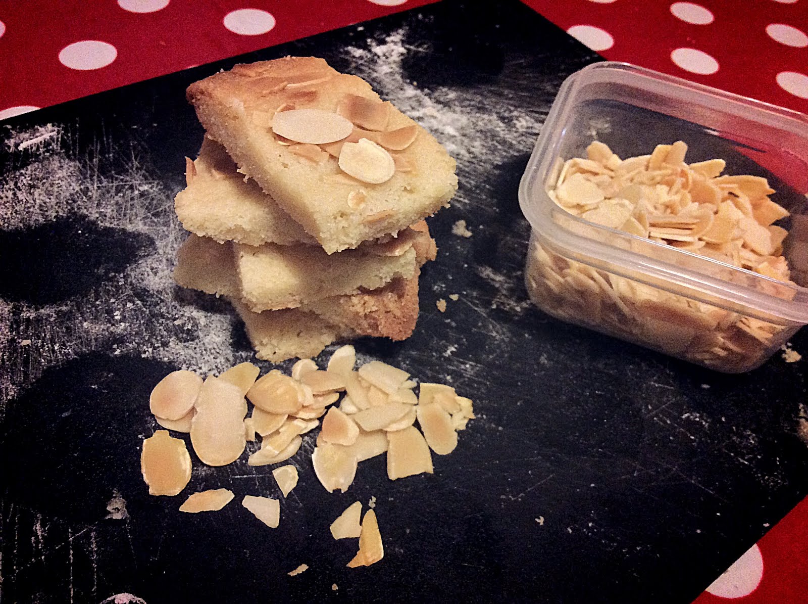 Almond shortbread cookies