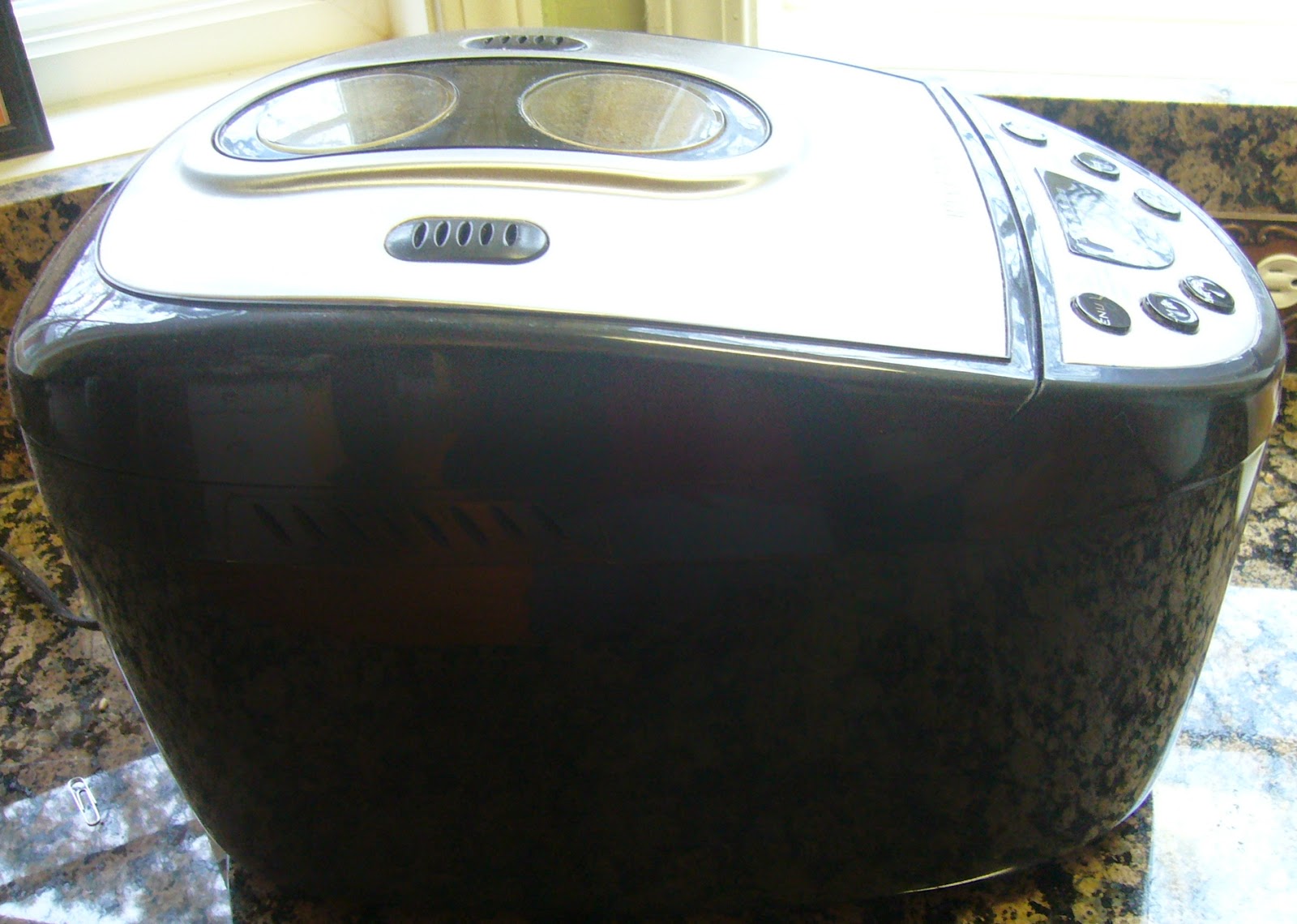 Nurturing Cuisine: West Bend 2.5 Pound Hi-Rise Bread Machine Review