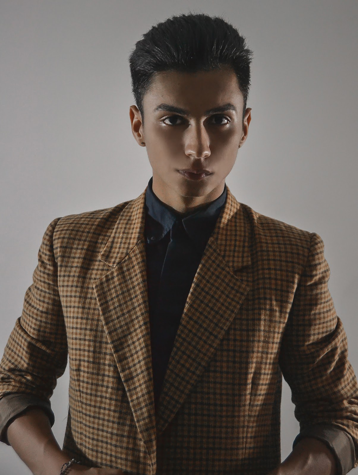 Lookbook Ángel Brito Por Akío Aslan | Akío Magazine | Celebrity ...