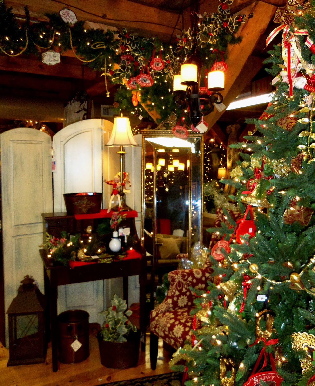 A DEBBIE-DABBLE CHRISTMAS: Christmas in the Stores: Country Folk Store ...