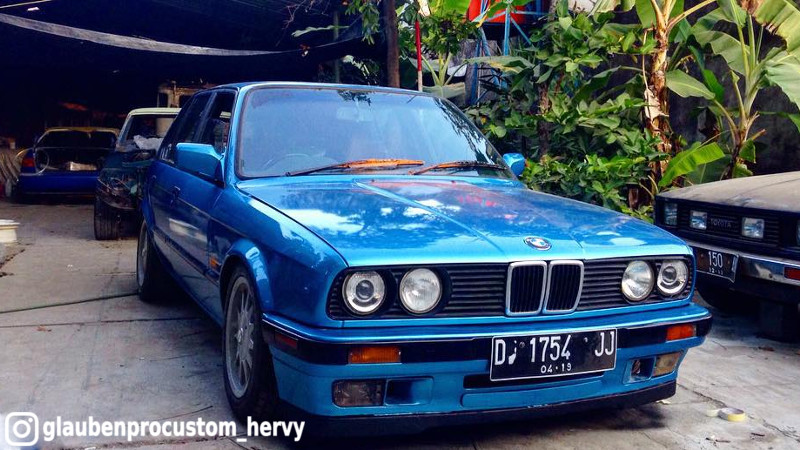 Modifikasi BMW E30 Custom Hatchback
