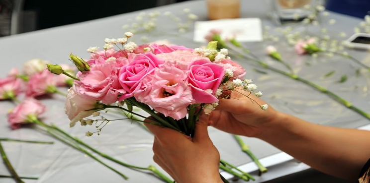 tokobungakarangan: Cara dan Teknik Merangkai Bunga untuk Pemula