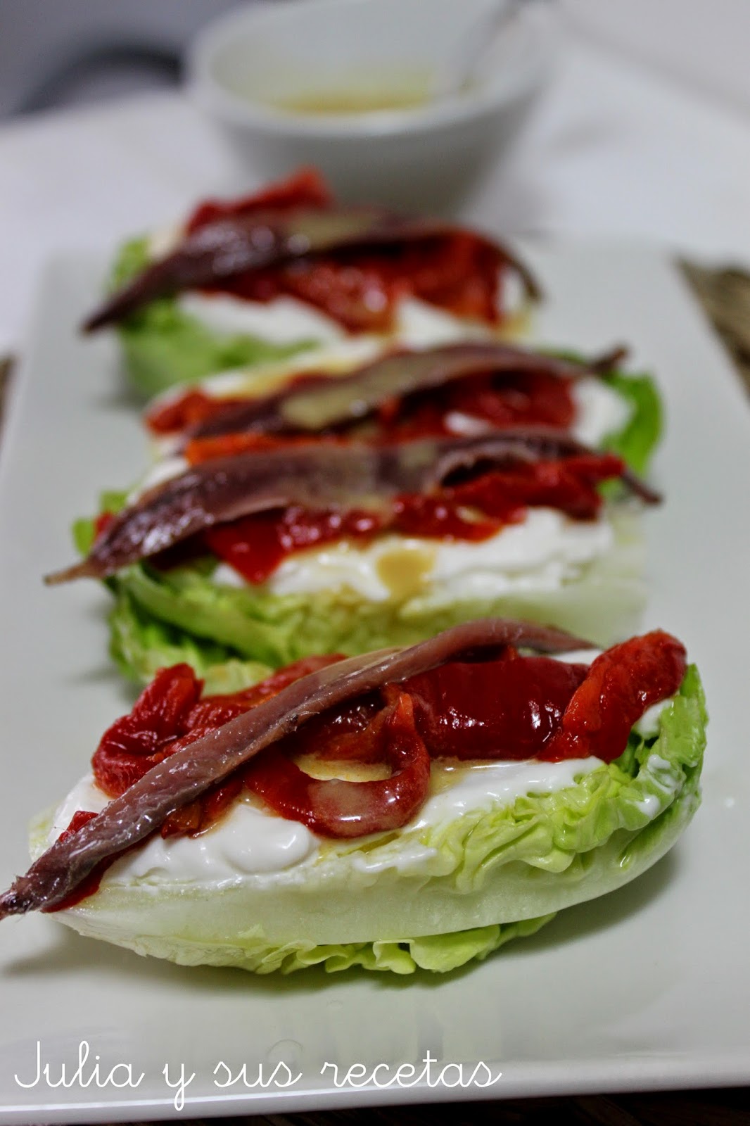 JULIA Y SUS RECETAS: Cogollos con vinagreta de anchoas