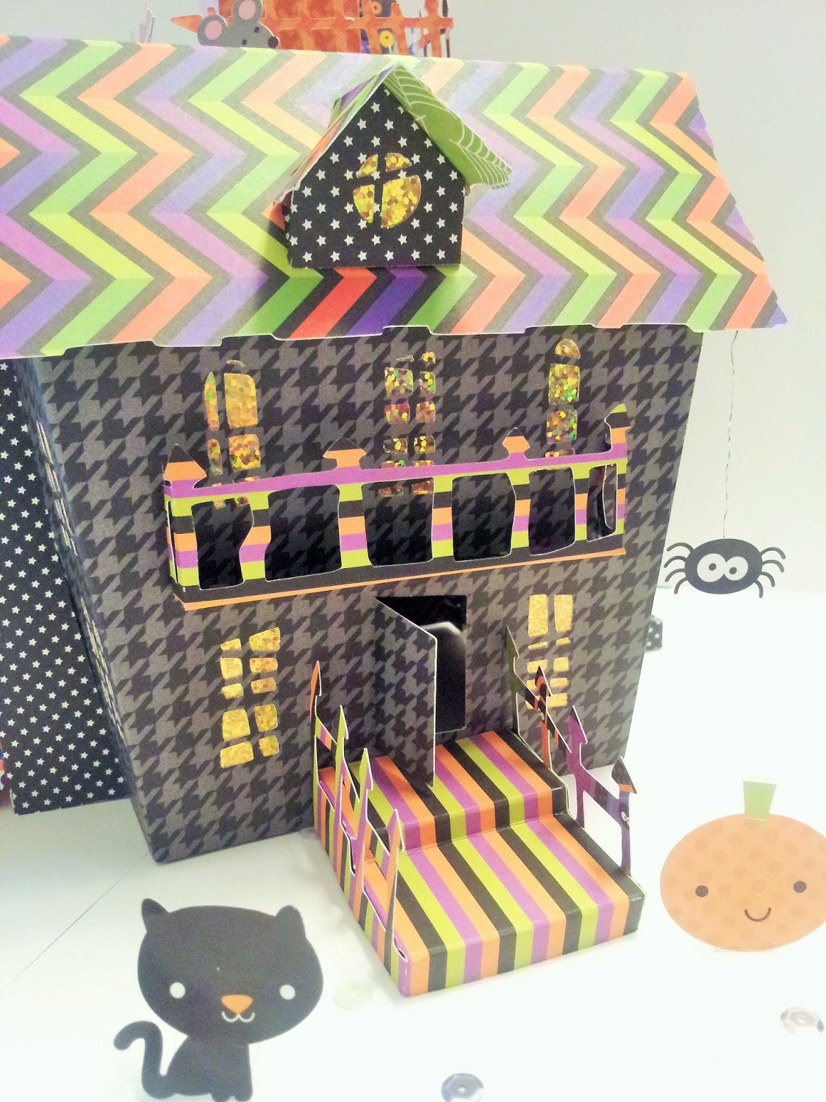 Linsey's Crafty Blog: Happy Halloween House!
