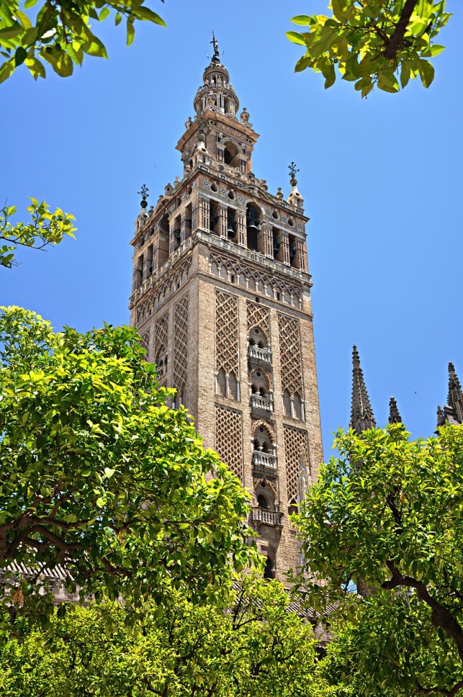 Los origenes de la construcción de la Giralda