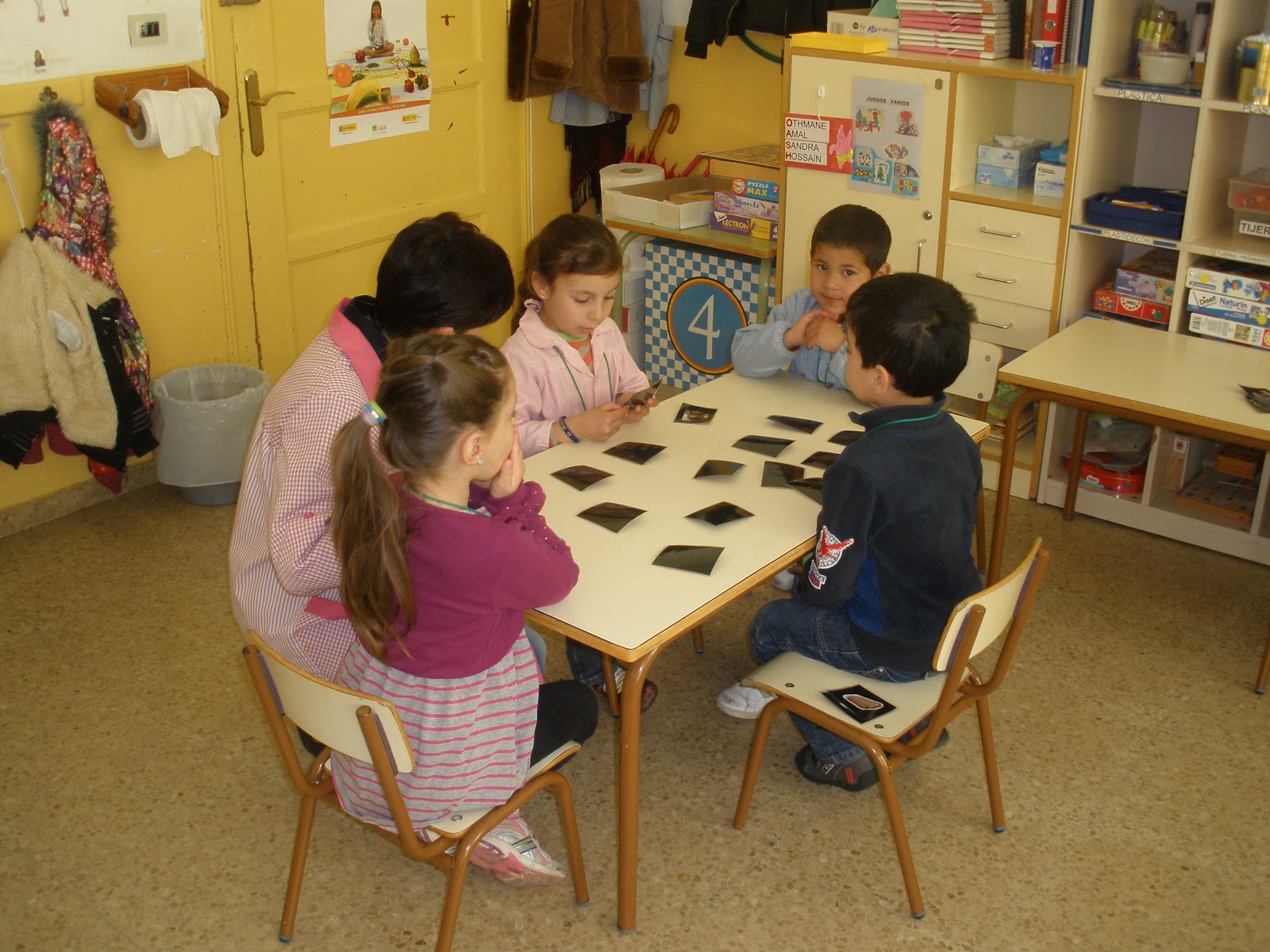 Mis Queridos Peques: RINCONES DE RECICLAJE
