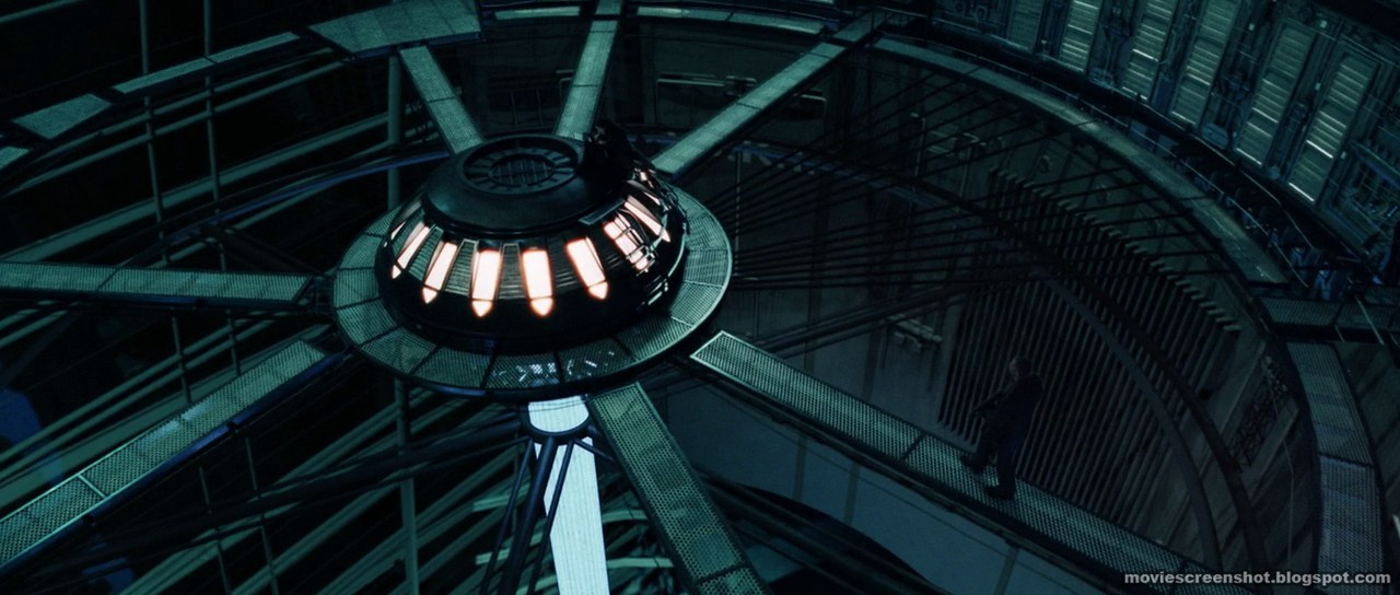 During Etho's latest MindCrack video (E.64) I realized that his beacon ...