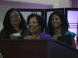 Confesiones: El PEN Club de Puerto Rico premia a autores de libros del 2011