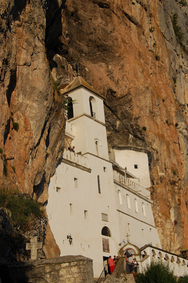 ellergy: INCREDIBLE MONASTERIES CARVED IN STONE
