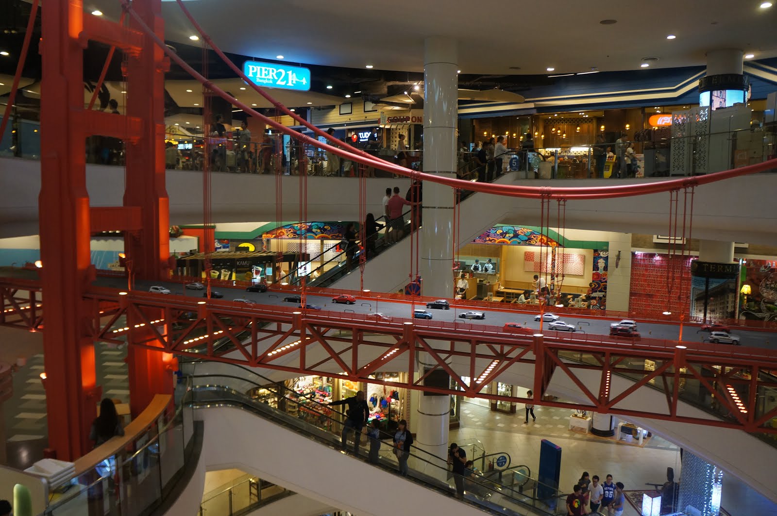 Terminal 21 - Gleams and Glam