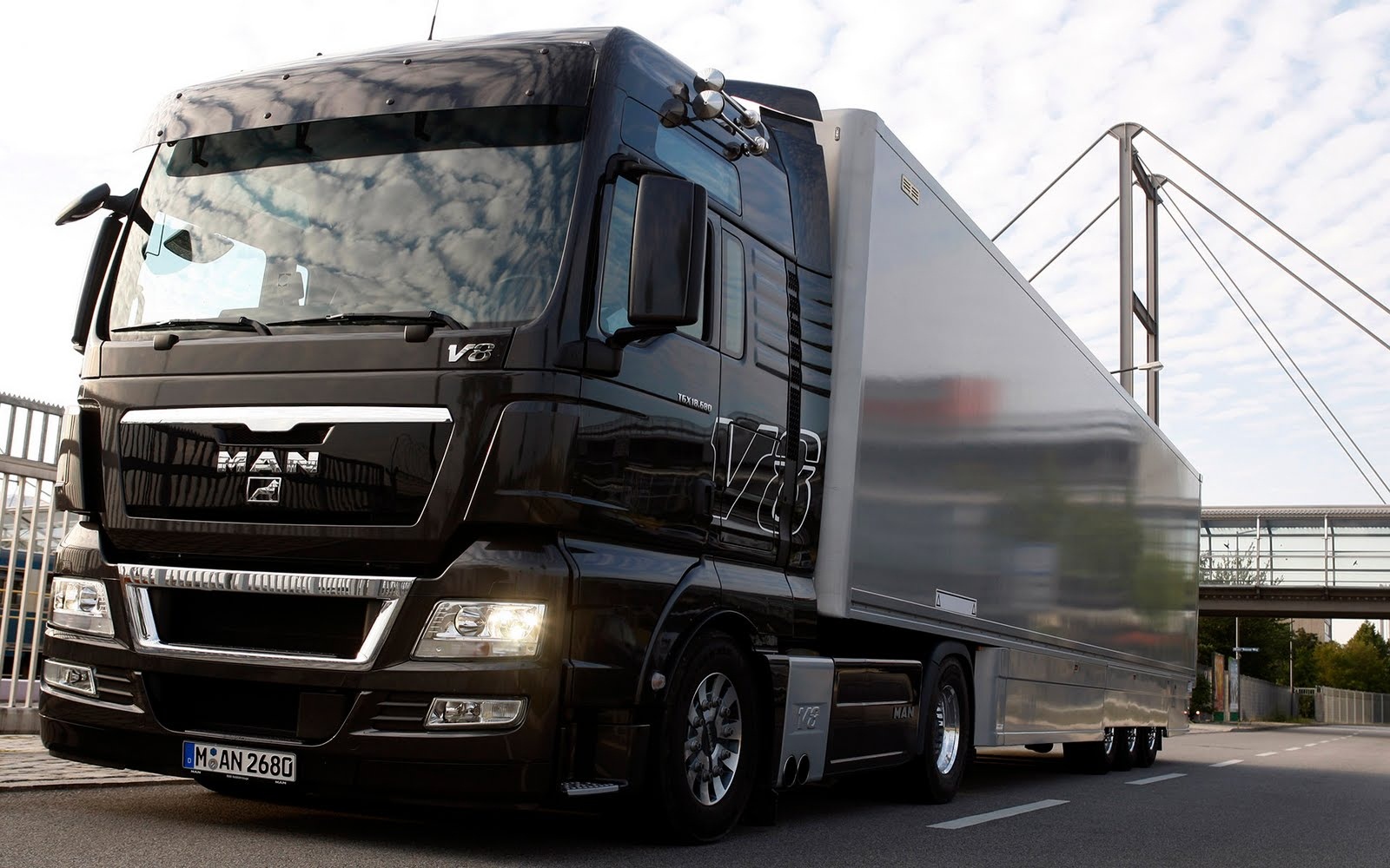 İNTERNETDEKİ KAMYONCU DURAĞI: MAN KAMYON TIR ÇEKİCİ RESİMLERİ FOTOĞRAFLARI