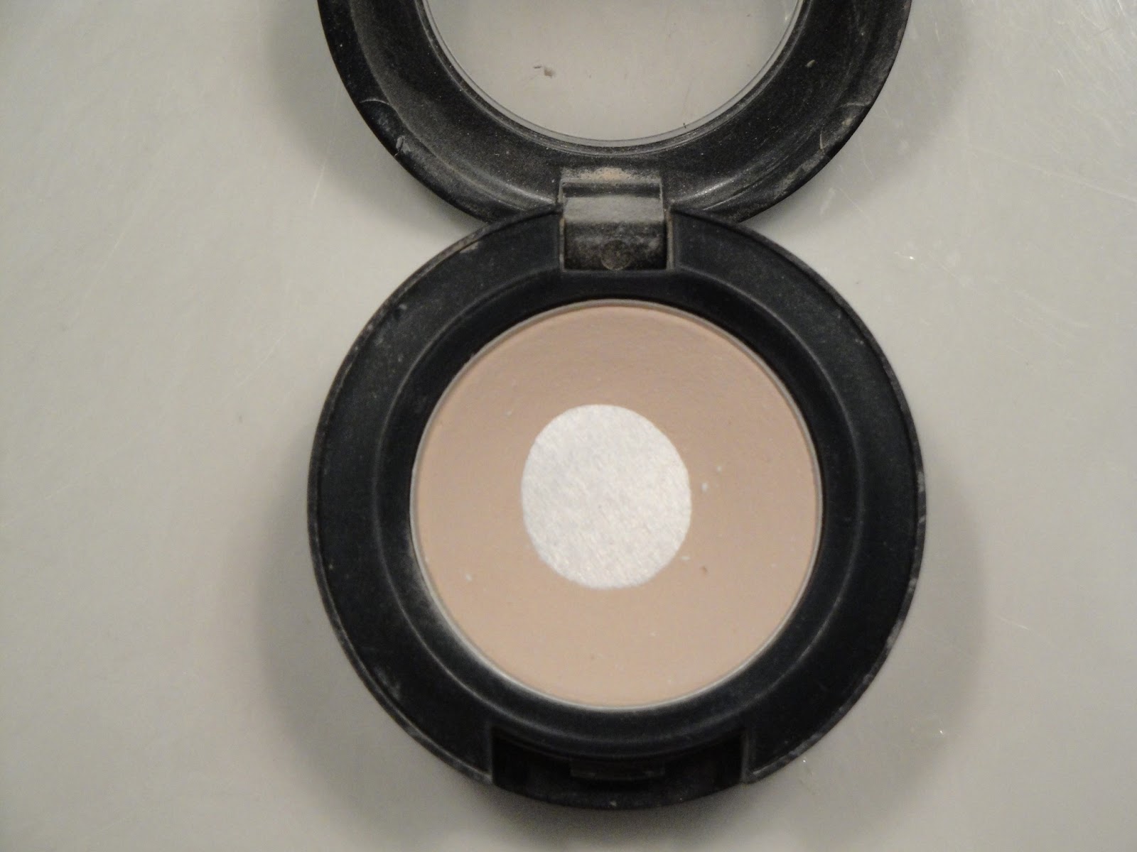 Lifestyle and Beauty Through the Eyes of a Makeup Addict: Mac Blanc ...