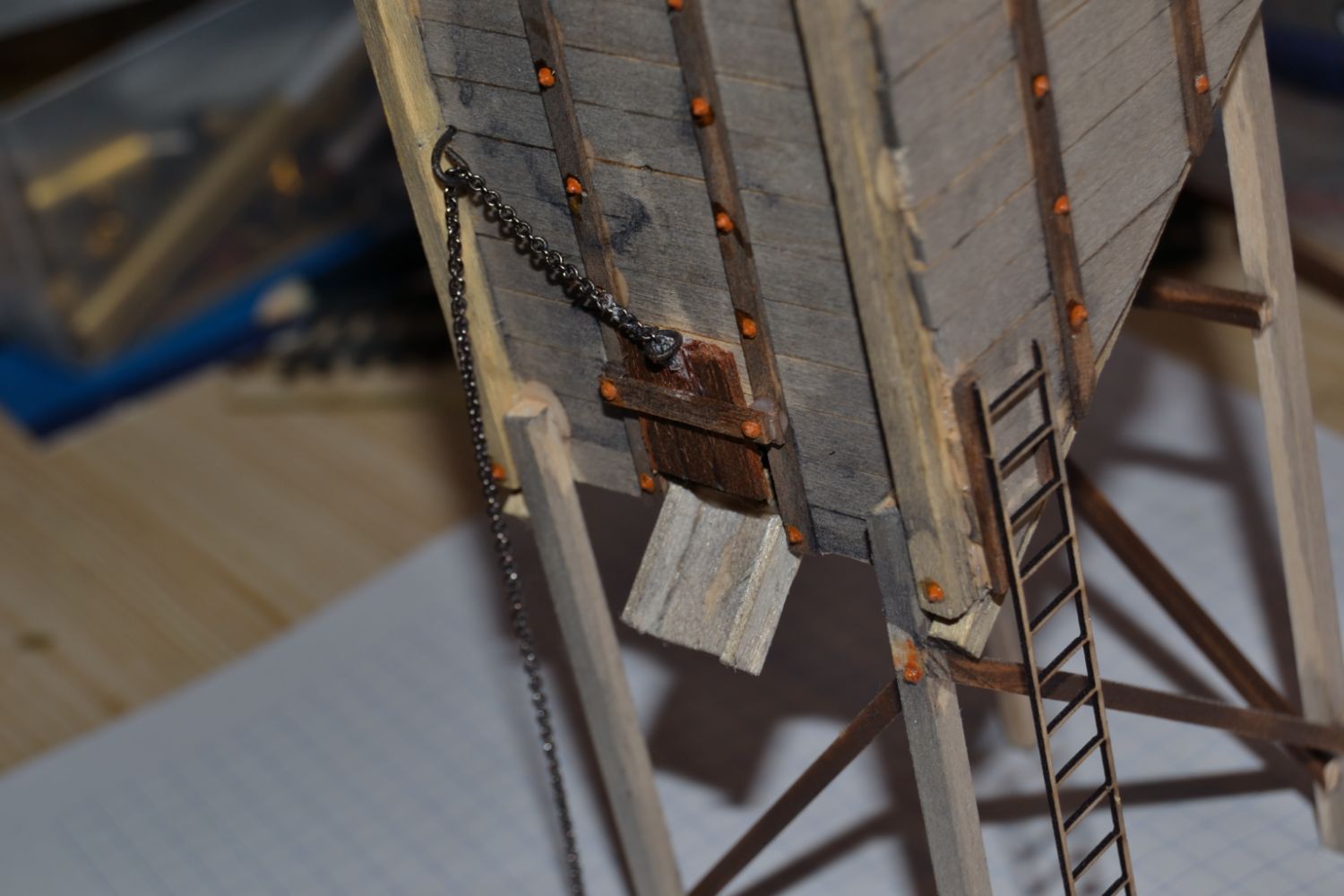 Steven's Valley RR: On30 sawmill from scratch -- slab bin (2)