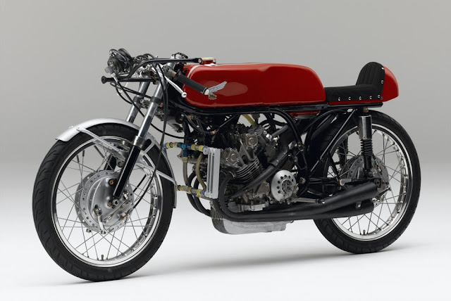RC149 had five cylinders - RocketGarage - Cafe Racer Magazine