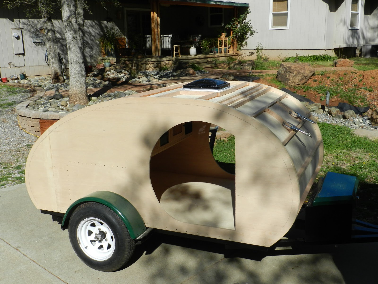 Ed's Teardrop Trailer Project: Trailer Construction