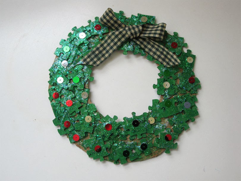 How to Recycle: Recycled Christmas Wreath-2