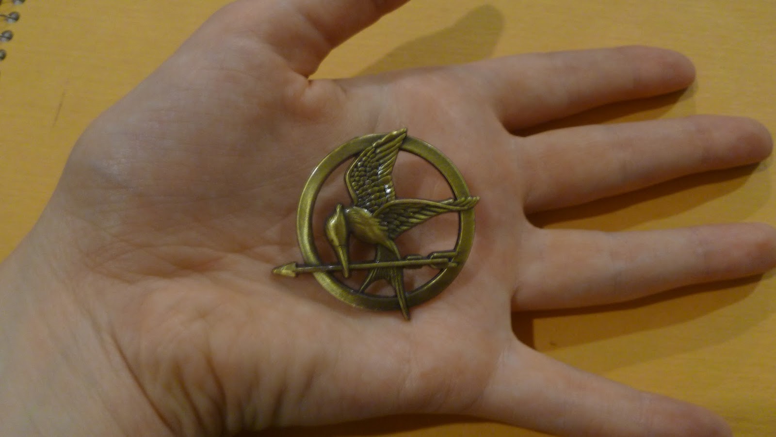 Hunger Games Merchandise: Replica Mockingjay Pin