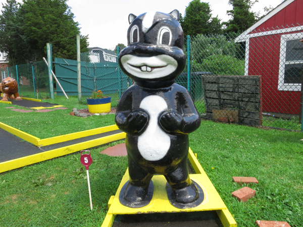 Frankie's Apartment: Animal Kingdom Mini-Golf