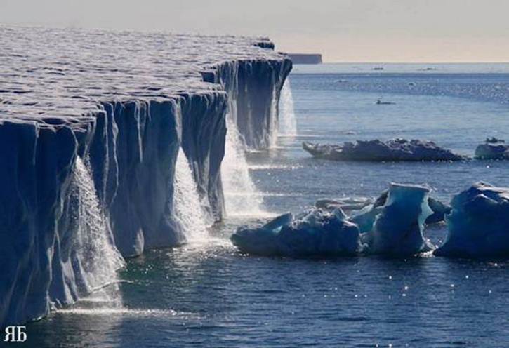 Get FuN Here: 11 Stunning Wonders of the World Ice