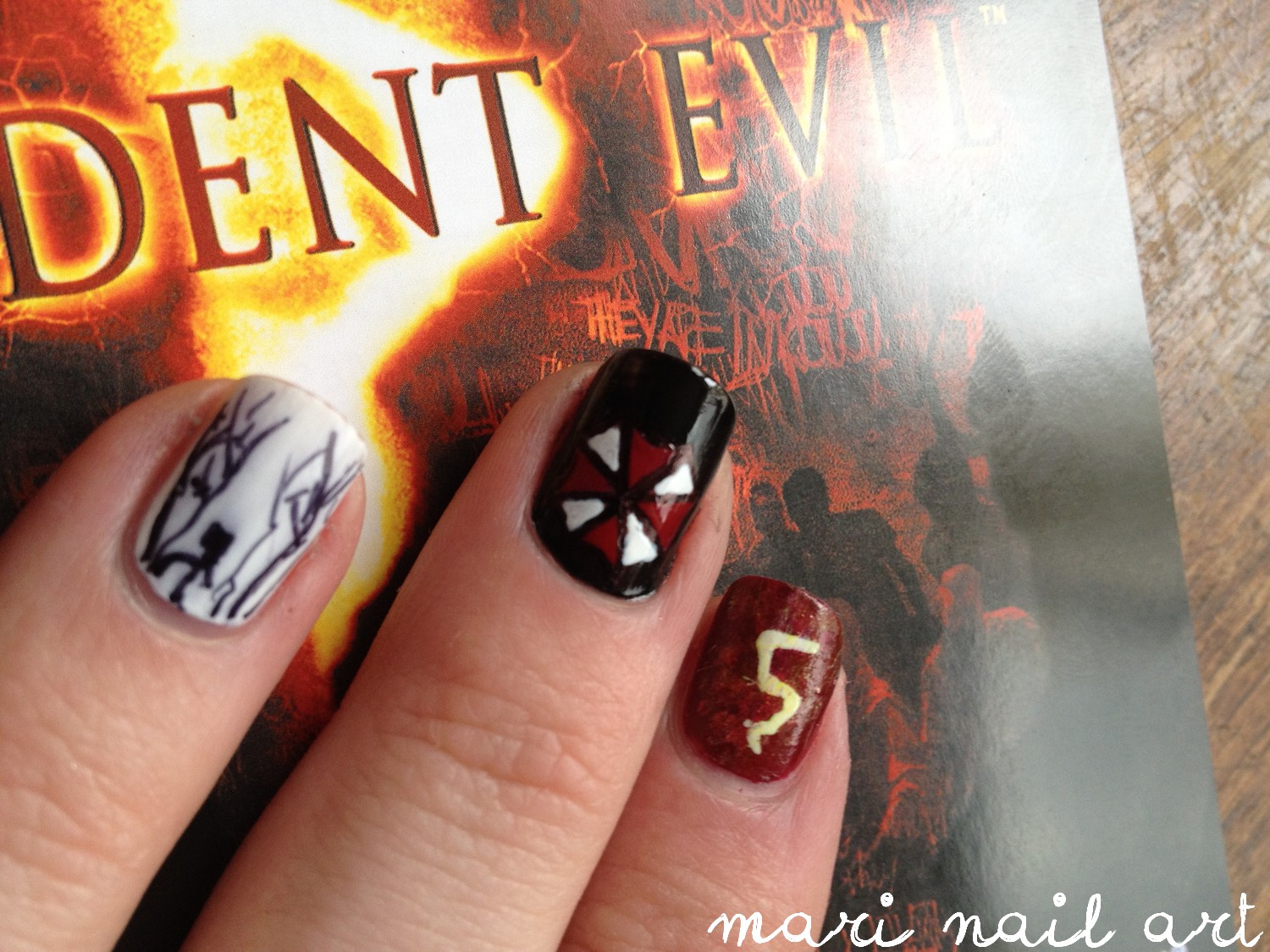 Mari-nail-art: Le défi geek # 4 /Resident evil