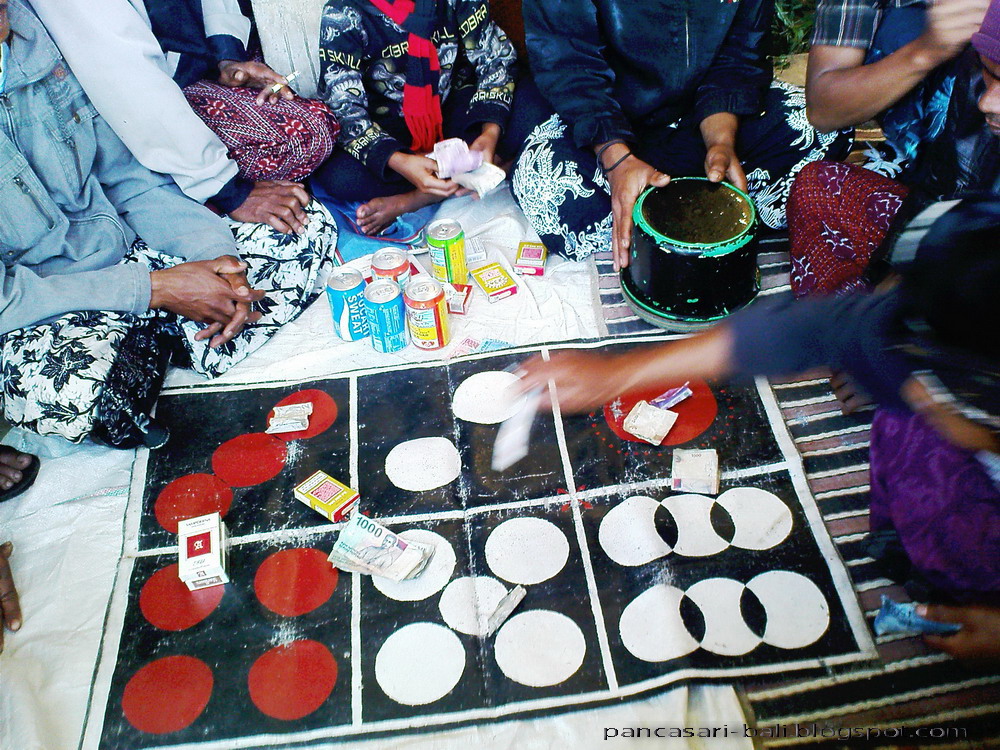 antiGAMBLING: Beberapa permainan (judi) sederhana rakyat Bali