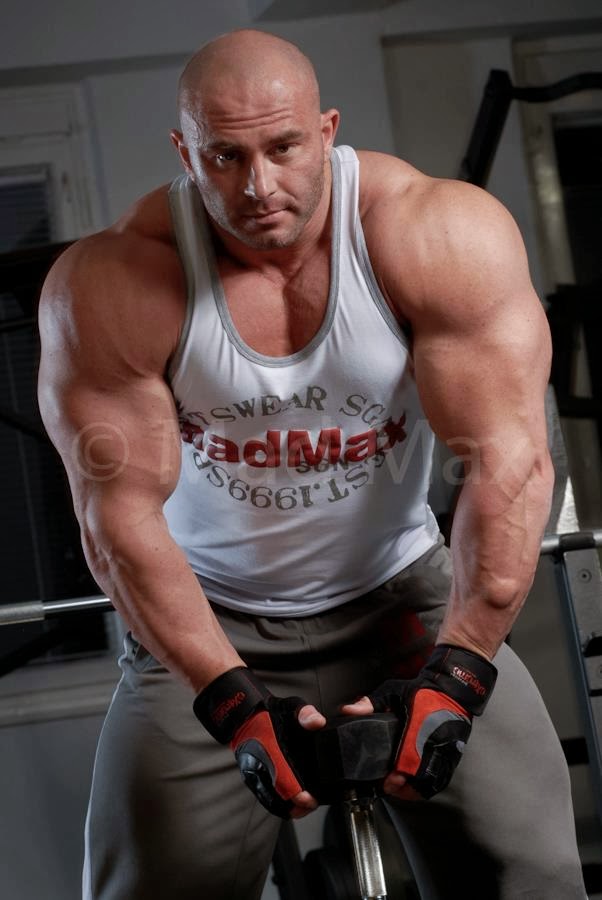 Muscle Lover: Tomas Bures