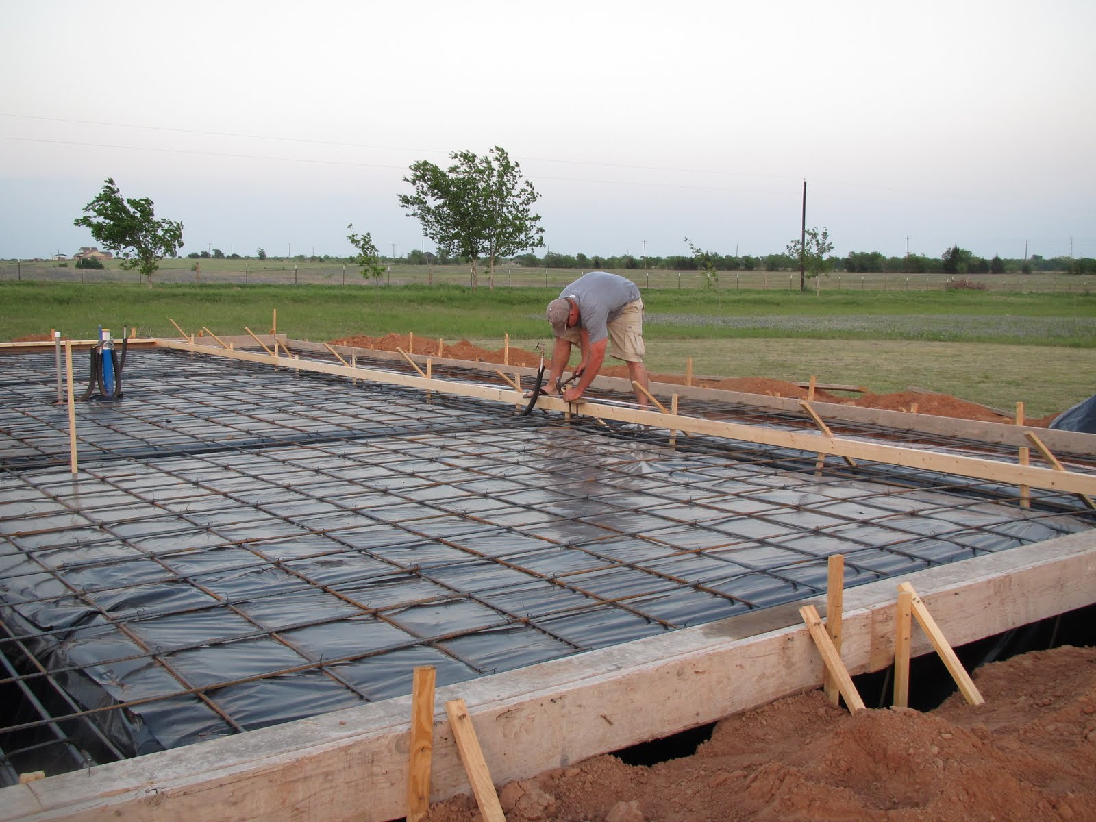 Weld House Homes: I'm Tired But Thought I'd Blab About the Slab...