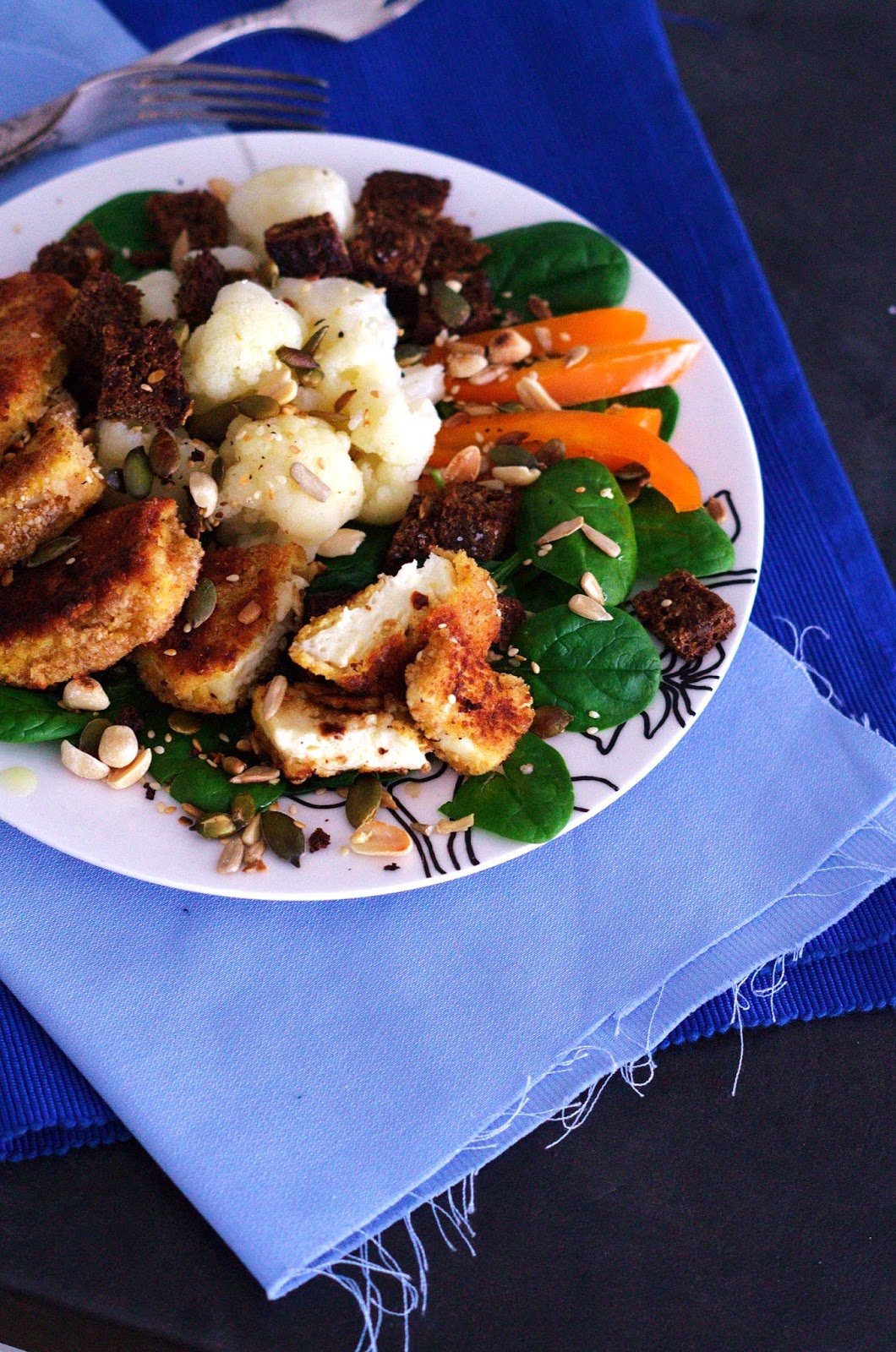 TOIT & PILT: Soe lillkapsa salat paneeritud lapi juustuga