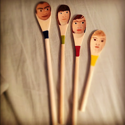 blue eyed freckle: Spoon people