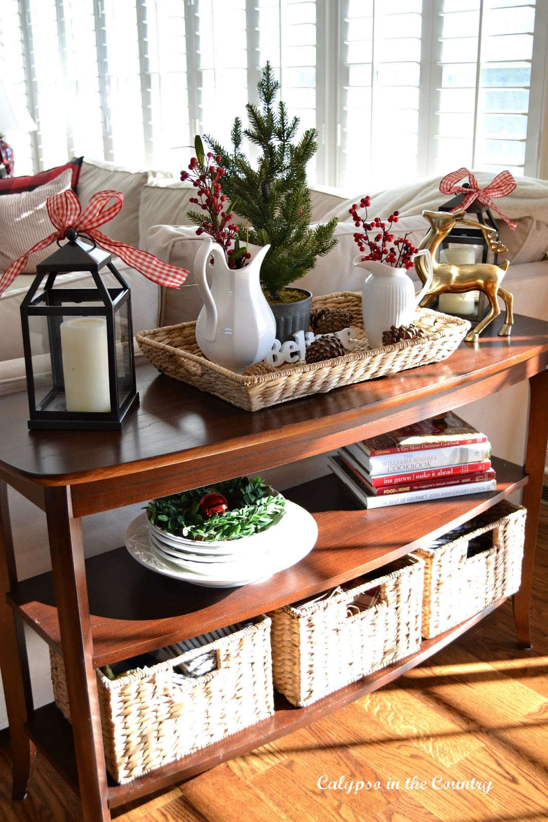 Christmas House Tour - Festive Interior and Exterior Photos - Calypso ...