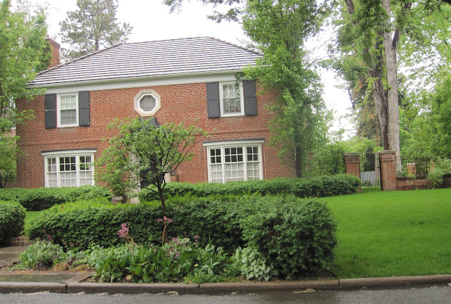 Simple Details: neighborhood tour...