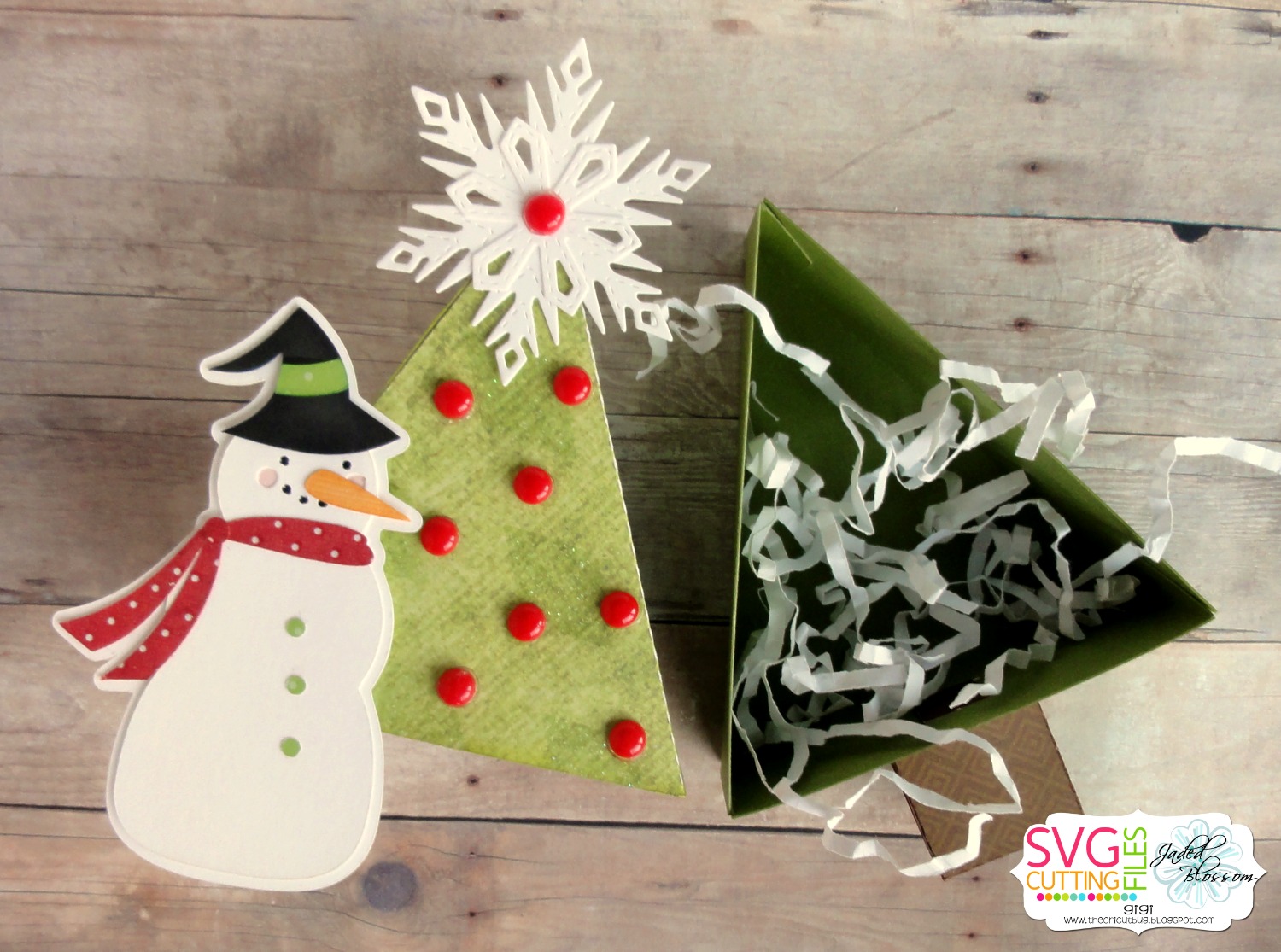 The Cricut Bug: Snowman Tree Box