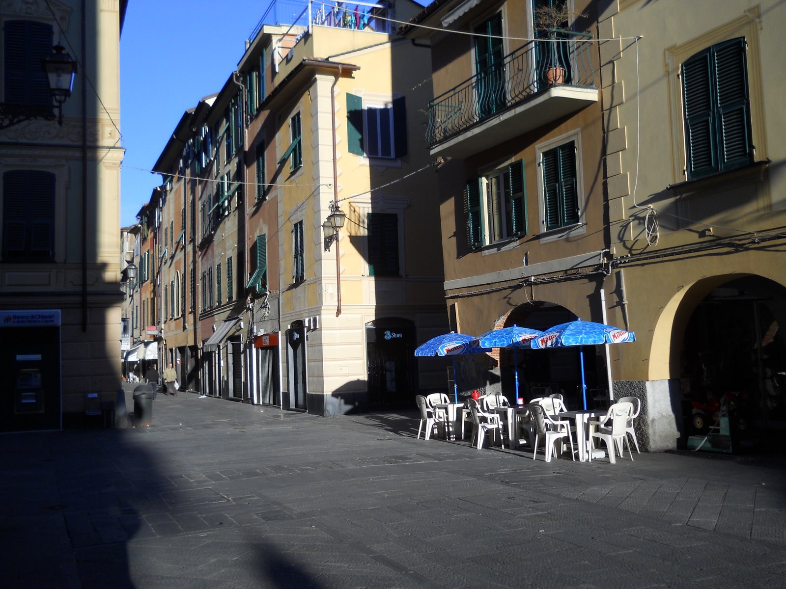 bunsen: Piazza Garibaldi ( ciassa da bassu ), Rapallo