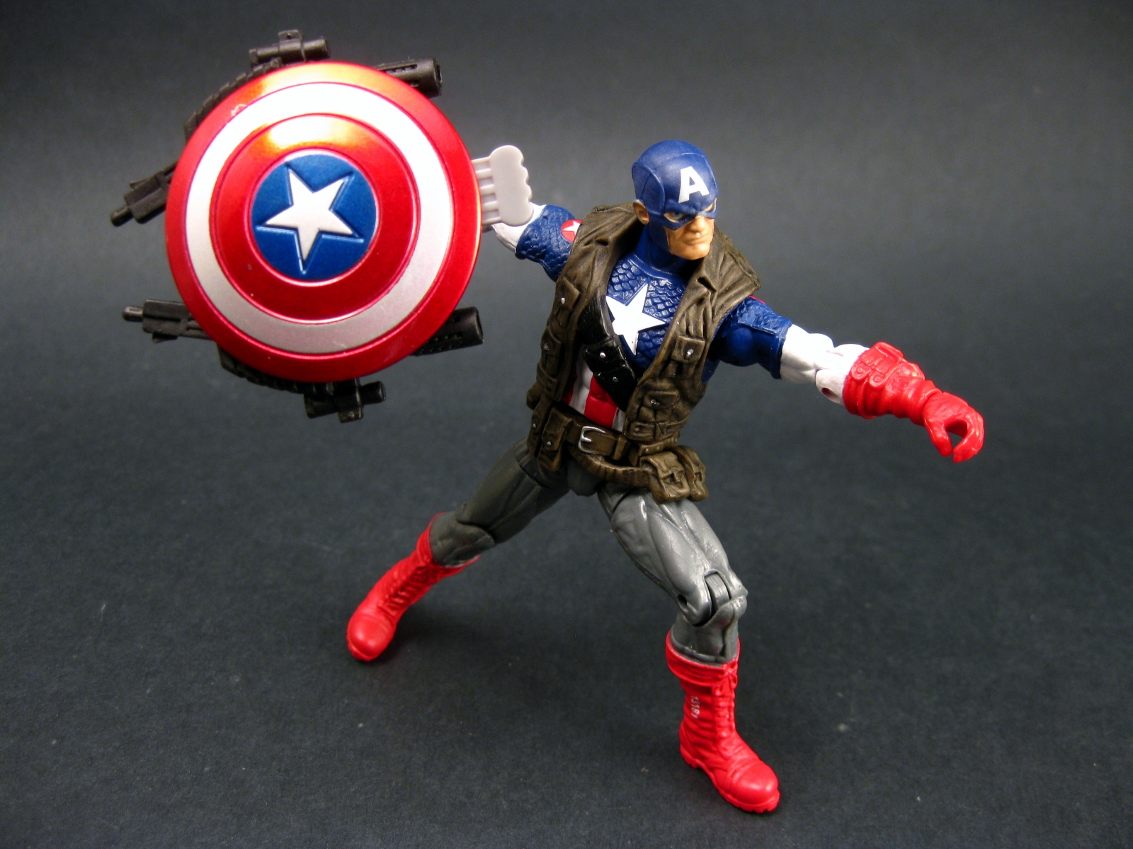 Chase Variant: The Avengers 3.75" Super Shield (Ultimates) Captain America
