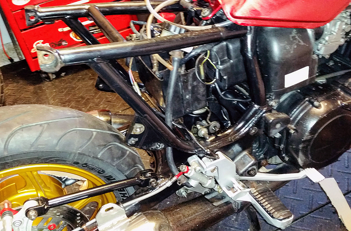Tim's Motorcycle Diaries: Fury Project: final drive & body panels