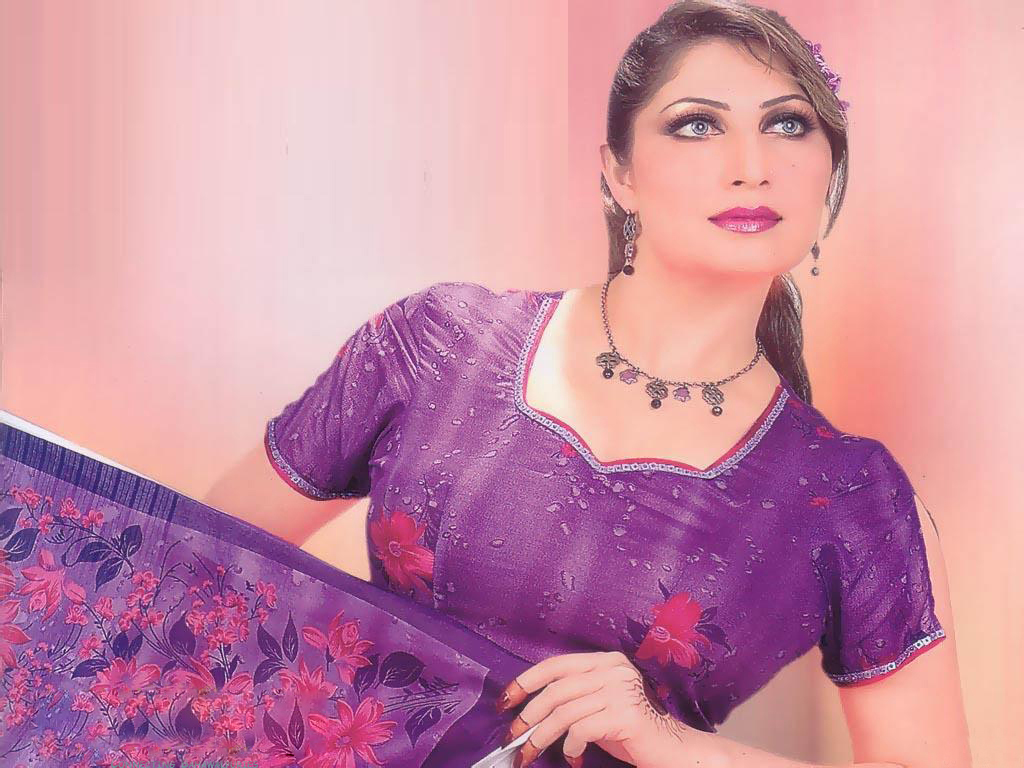 Saima Khan - High Quality Wallpapers