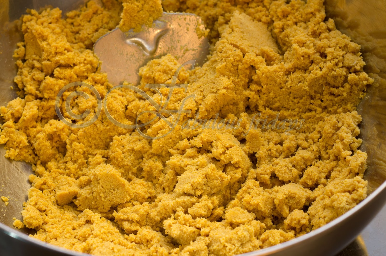 fabulous fridays: Besan Laddoo