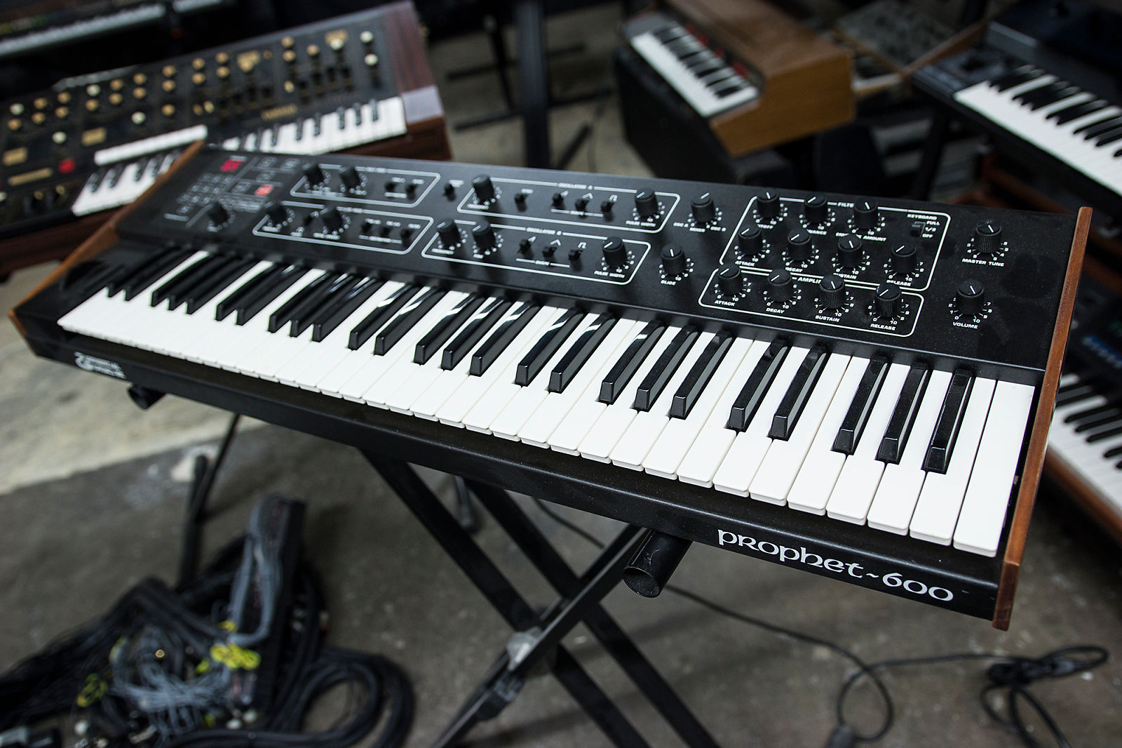 MATRIXSYNTH: Sequential Circuits Prophet 600 w/ New Wood Sides ...