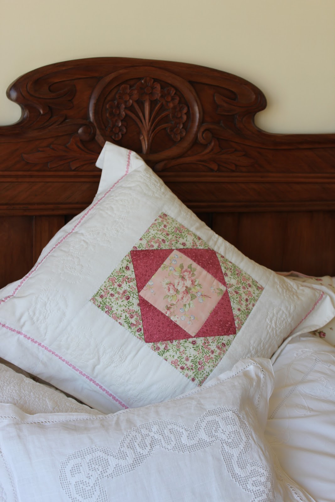 MI HOGAR DE PATCHWORK: ALMOHADON DE PATCHWORK