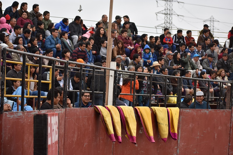 Boca de Riego: GUSTAVO ZUÑIGA CORTA DOS OREJAS EN LA PORTATIL "EL TOREO"