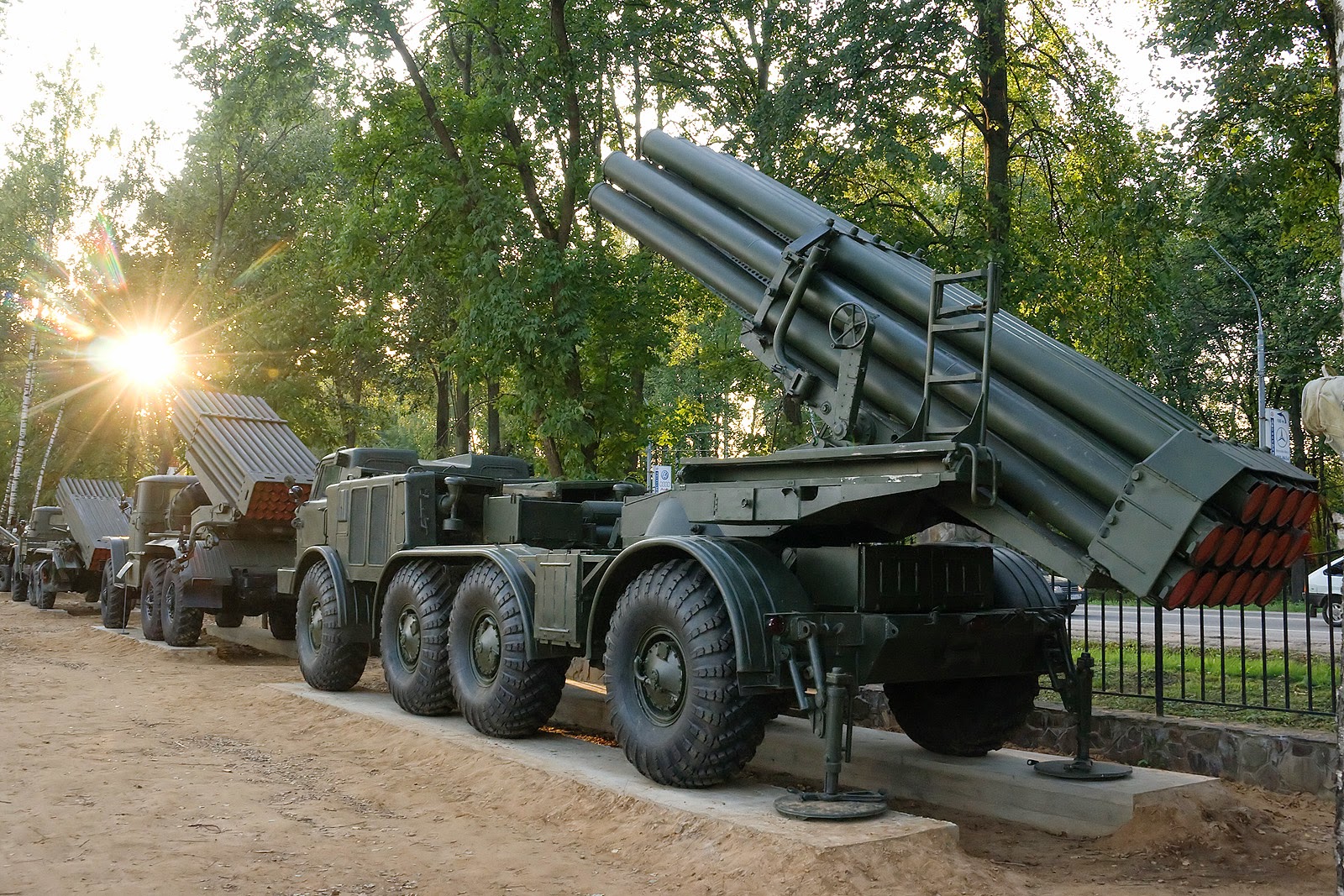 Współczesna technika wojskowa: BM-27 URAGAN broń separatystów.