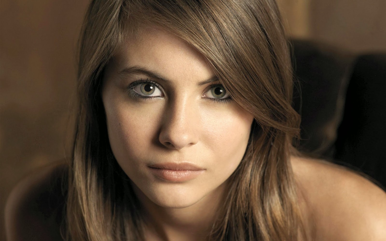 Fotos de Thea Queen ~ Arrow Brasil