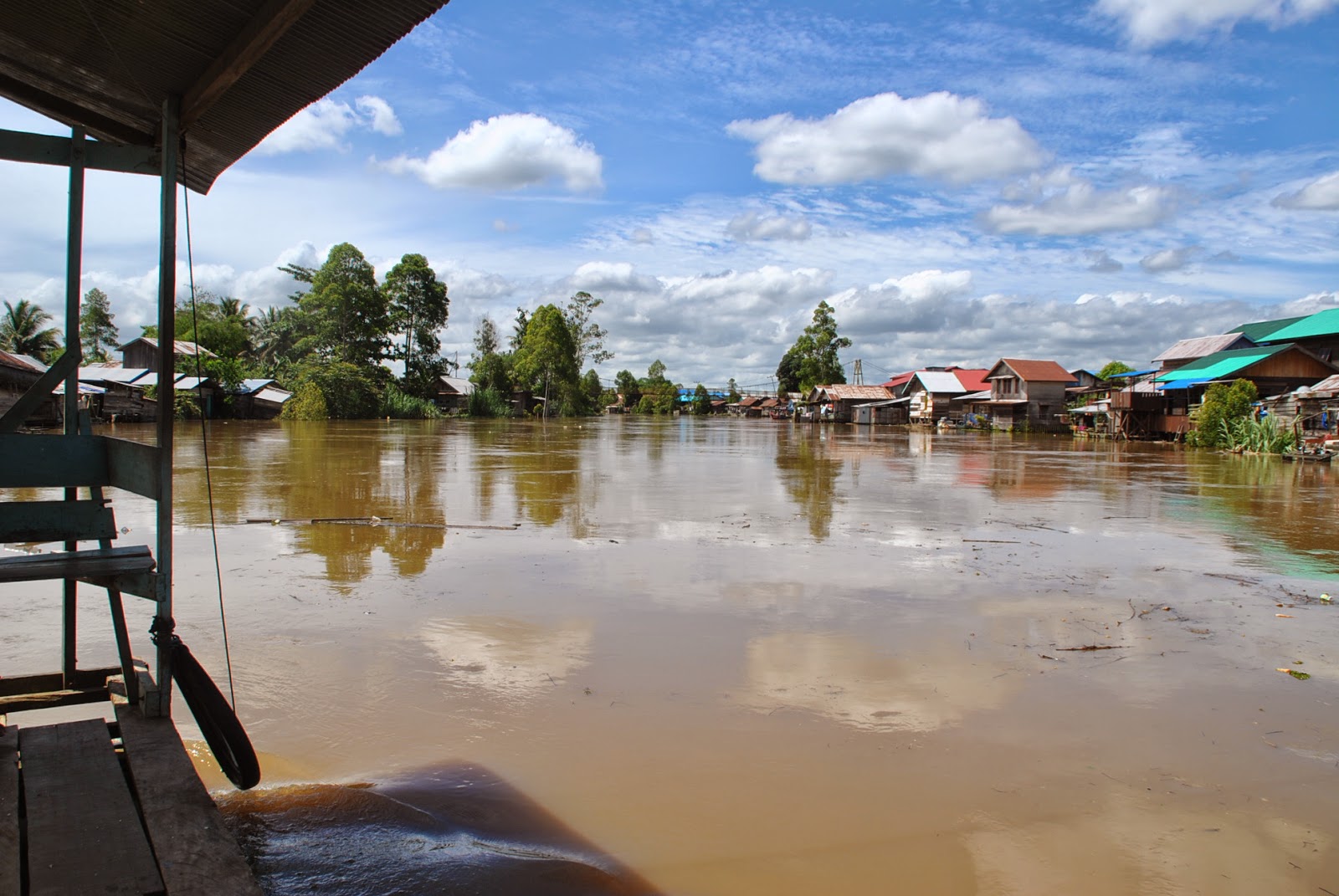 Banjir Bertahan dan Meluas di Bengalon - Suara Kutim