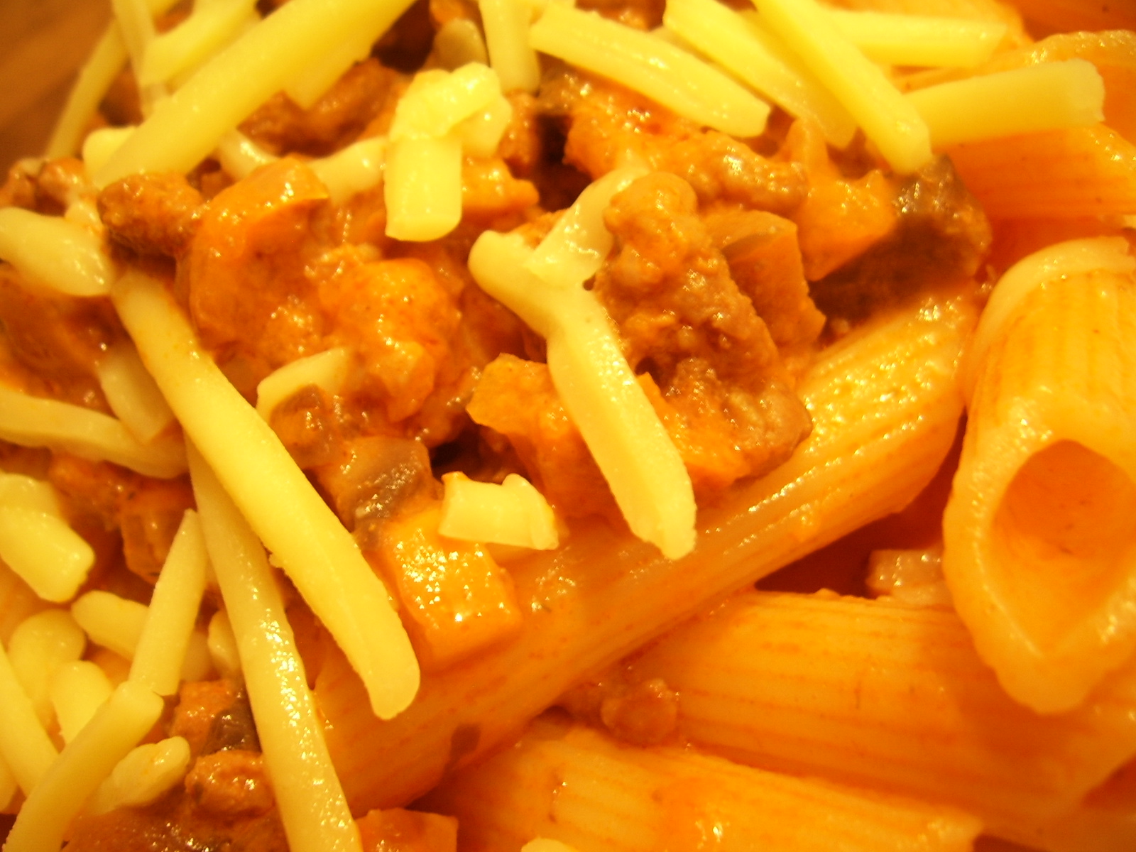 irenafoods: Penne with ragu & mushroom sauce - Penne cu sos ragu si ...