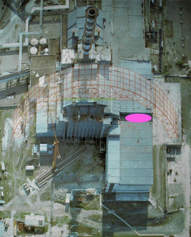 CRISIS MANAGEMENT: Fragment of roof collapse Chernobyl nuclear power ...