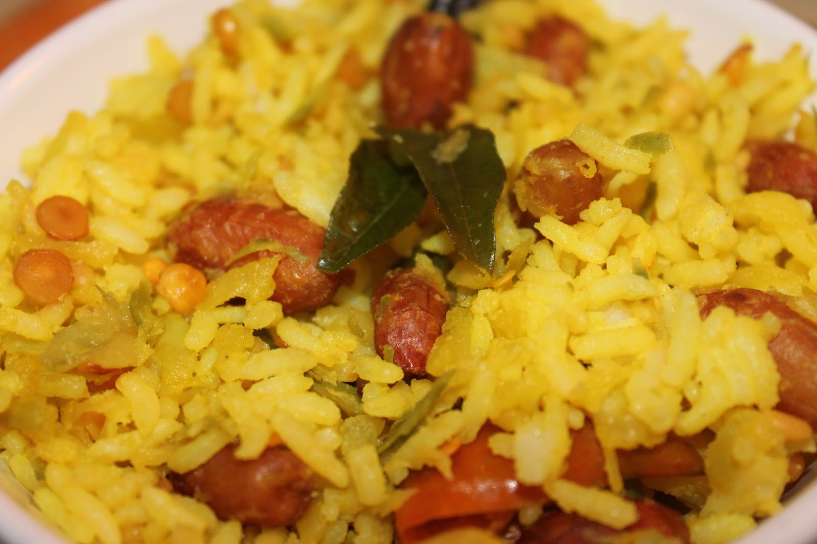Swetha's Indian Vegetarian Cuisine: RAW MANGO RICE / MAMIDIKAYA PULIHORA
