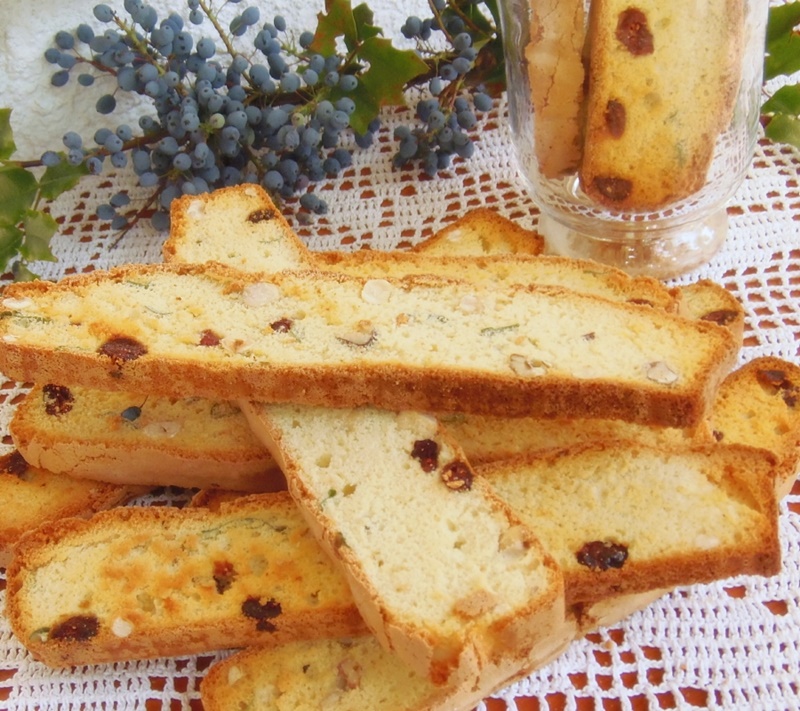 Leśny Zakątek: Sucharki zwykłe albo sucharki papieskie Lucyny ...