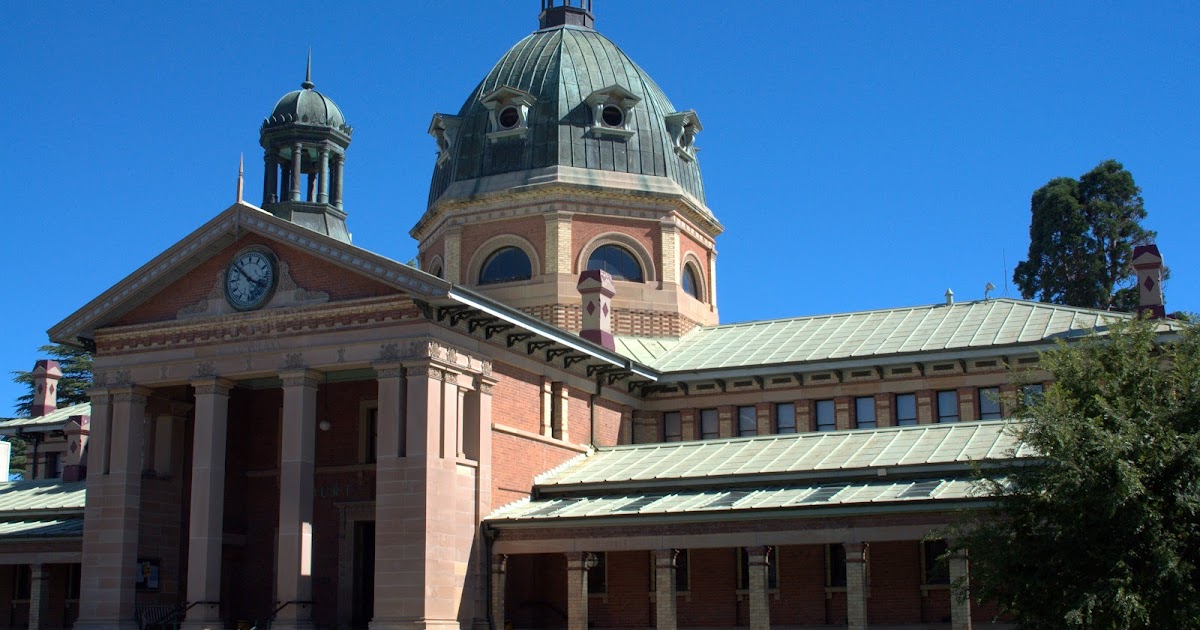 Tofu Photography: The courthouse in Bathurst, NSW