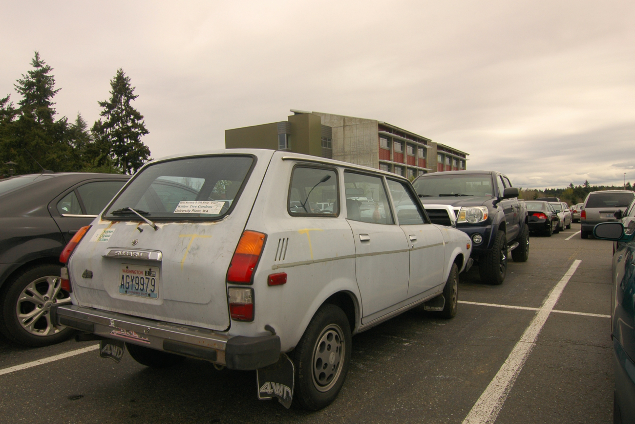 OLD PARKED CARS.: 1978 Subaru DL Station Wagon