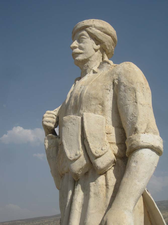kurdistanart: Statue of Peshmerga (Hangaw)~Rawandiz, Erbil south of ...